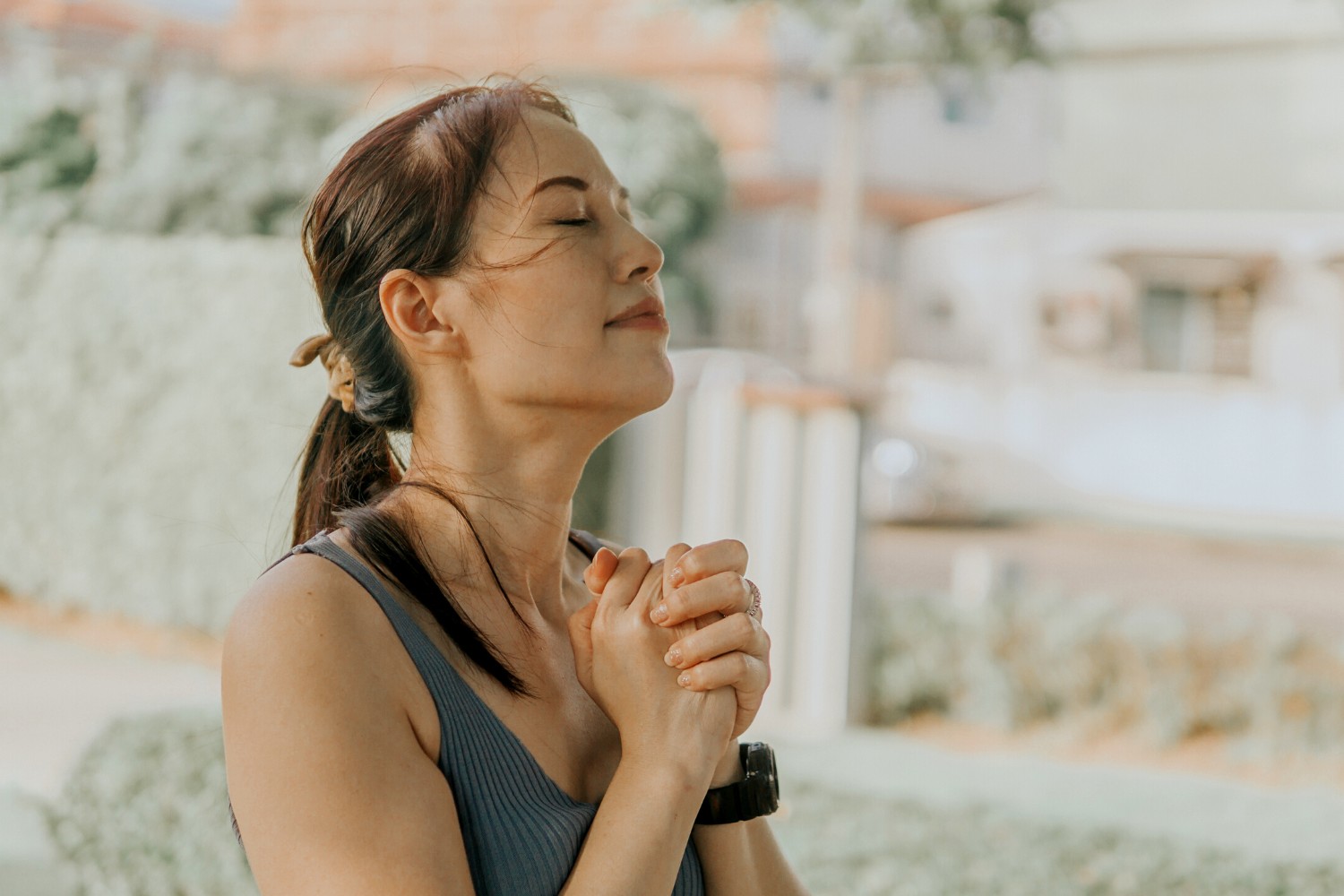 43 Short Morning Prayers for Blessings (+ Bible Verses)