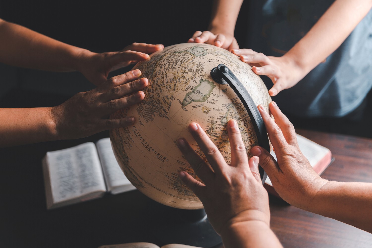 36 Prayers for Missionaries (+ Bible Verses)